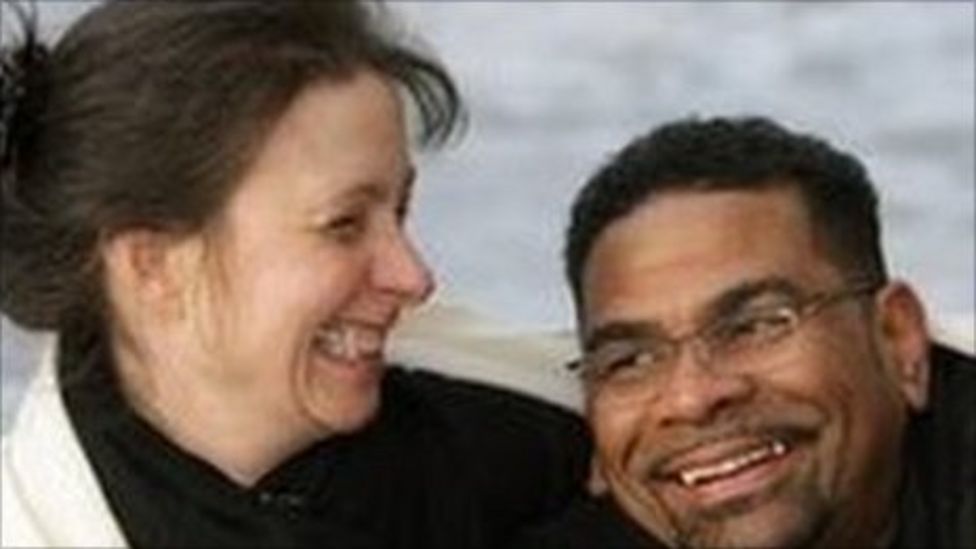 Debbie Purdy: Right-to-die campaigner dies - BBC News