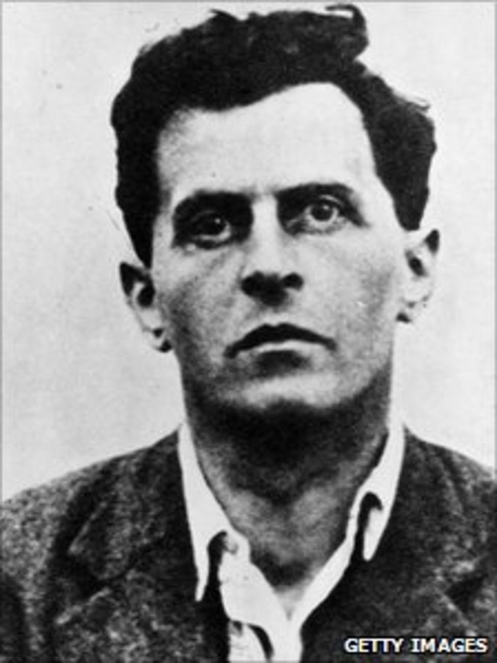 Wittgenstein's archive rediscovered in Cambridge - BBC News
