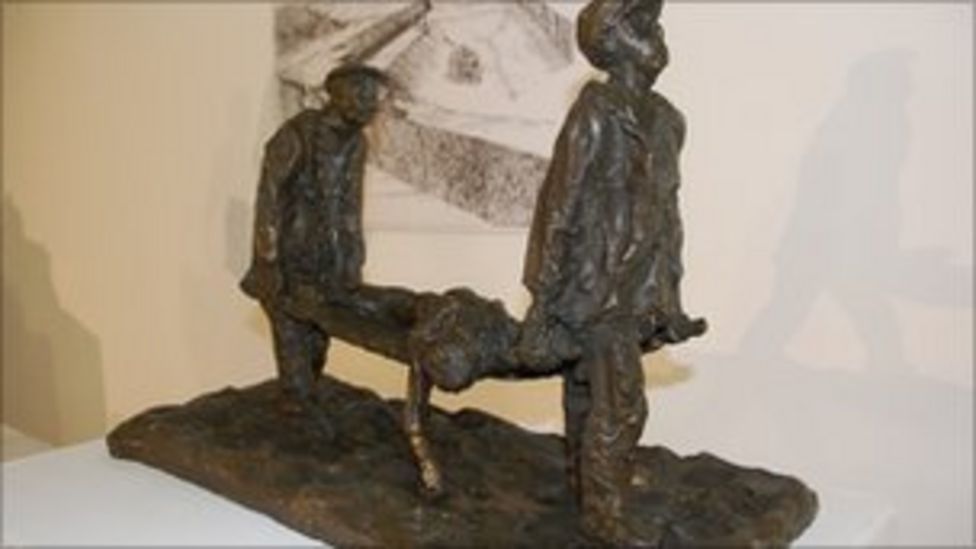 Holocaust survivor preserves Treblinka in art - BBC News