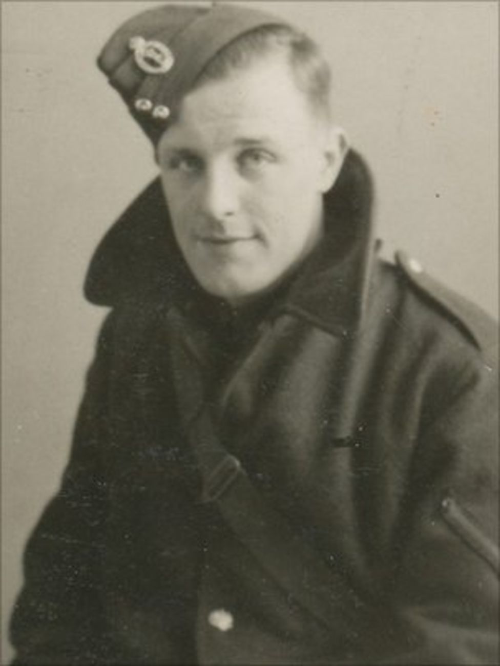 Witness recalls Nazi Rudolf Hess landing in Scotland - BBC News