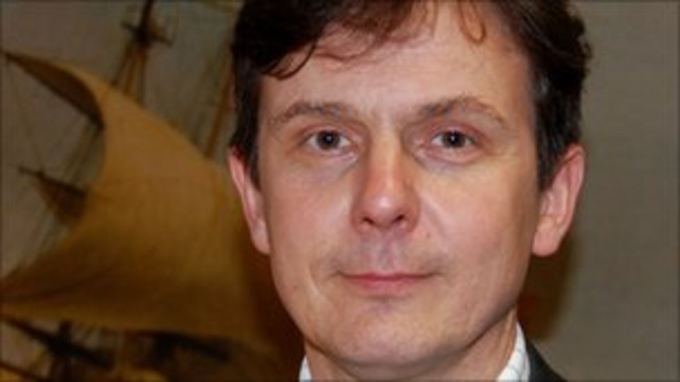 Guernsey economist Andrew Sloan admits punching policeman - BBC News