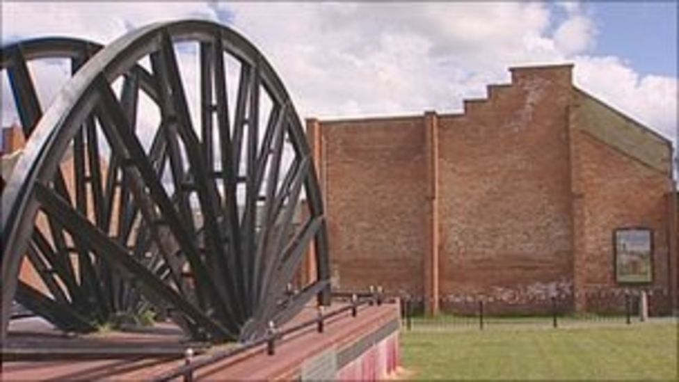 The impact of spending cuts on Blackhall Colliery - BBC News