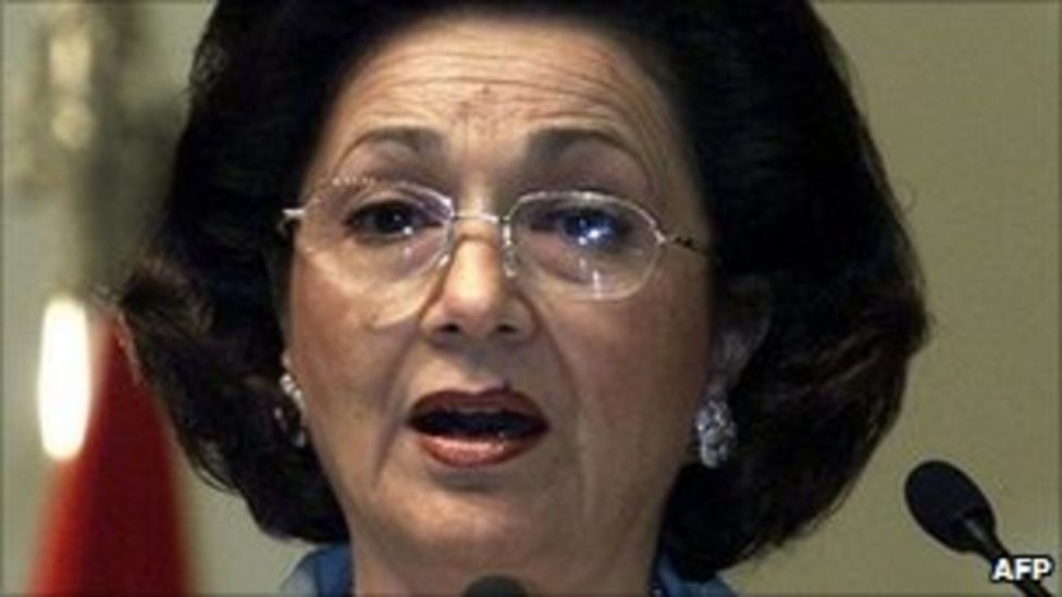 Egypt's Suzanne Mubarak freed after handing over assets - BBC News