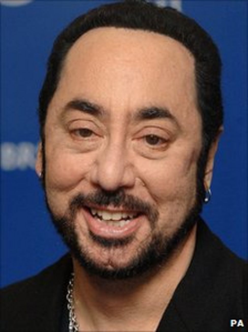 David Gest gives memorabilia to Me and Dee charity - BBC News