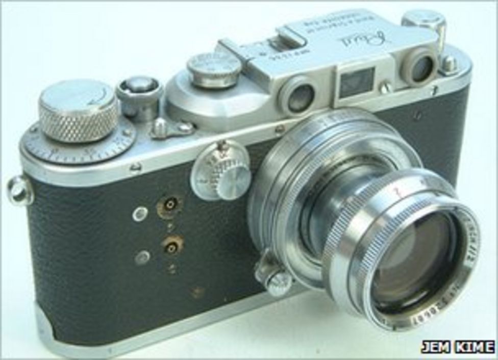 Photographic collectors and users gather at camera fair - BBC News
