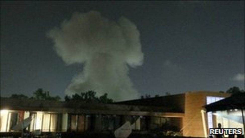 President Obama: 'No let up' on Col Gaddafi pressure - BBC News