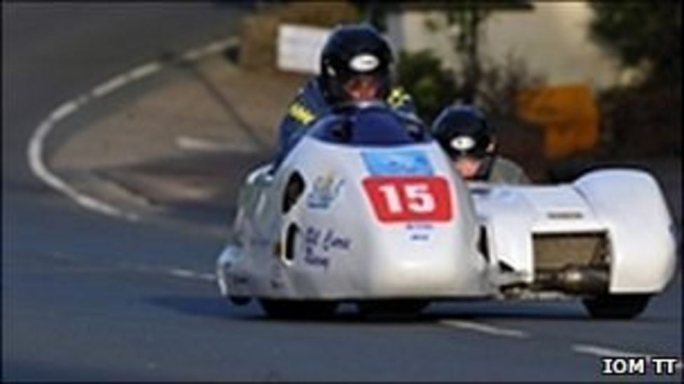 Isle of Man TT sidecar racers killed in practice lap - BBC News