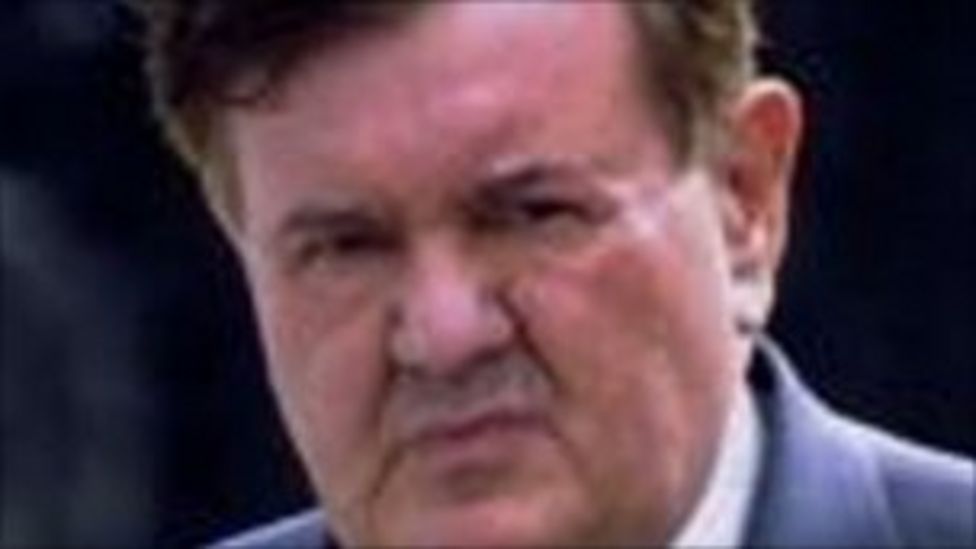 DNA tests reveal body is fraud suspect Robert Stapleton - BBC News