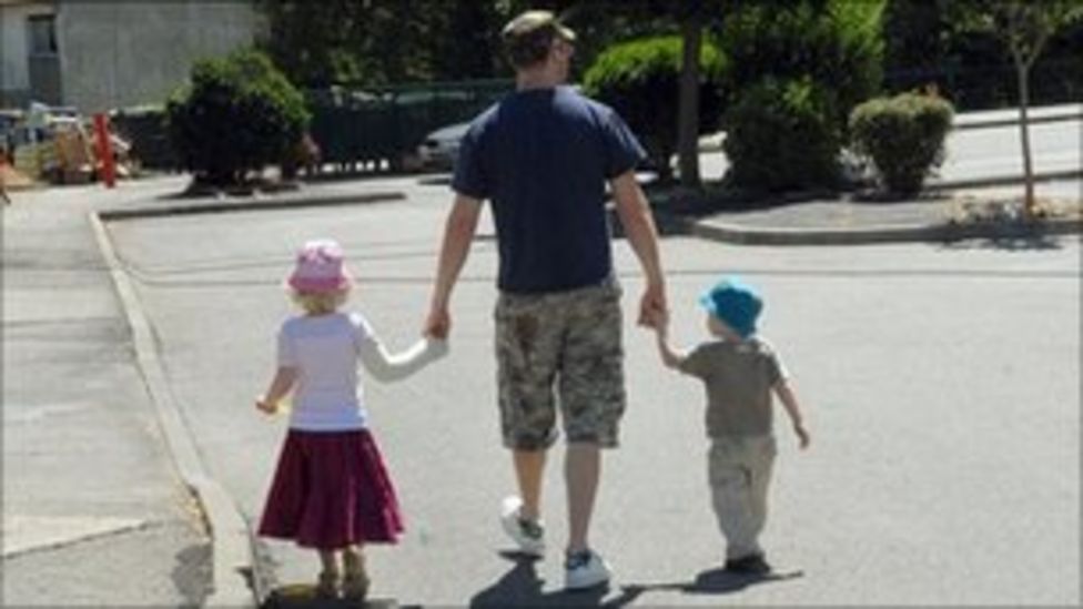 'Sexualised' children grow up too fast, say parents - BBC News