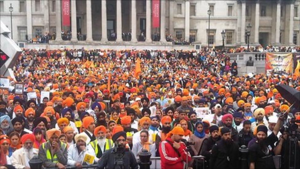 Sikhs rally in London over 1984 India temple attack - BBC News