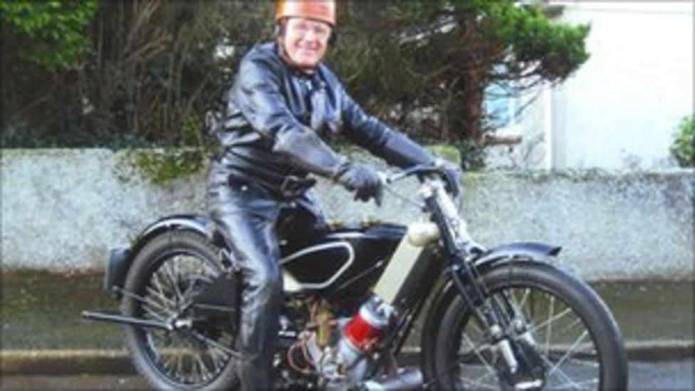 Veteran TT rider died from heart failure after crash - BBC News