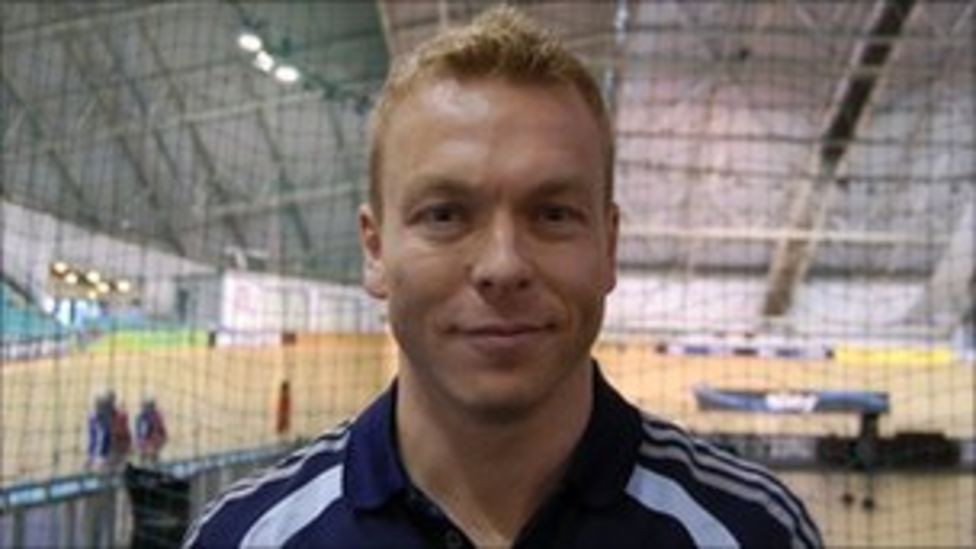 Hoy nominates Manchester coach Geoff Cooke as torch runner - BBC News