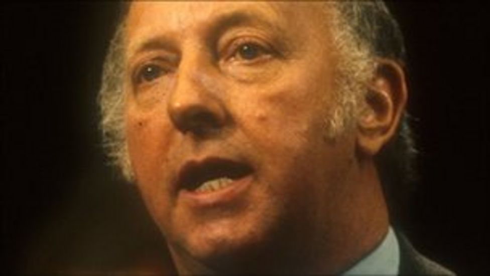 Casino plan for Sheffield NUM building wins support - BBC News