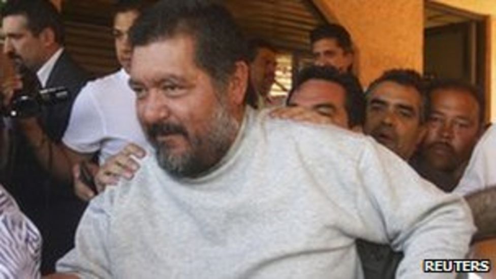 Appeal in Mexico as ex-Tijuana mayor Hank Rhon freed - BBC News