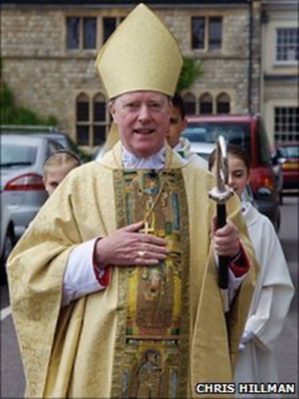 Bishop of Brentwood to step down after 31 years in post - BBC News