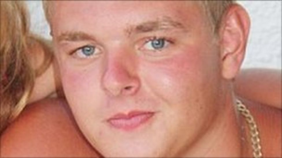 Taxi driver traced in Daniel Moore 'hit-and-run' probe - BBC News