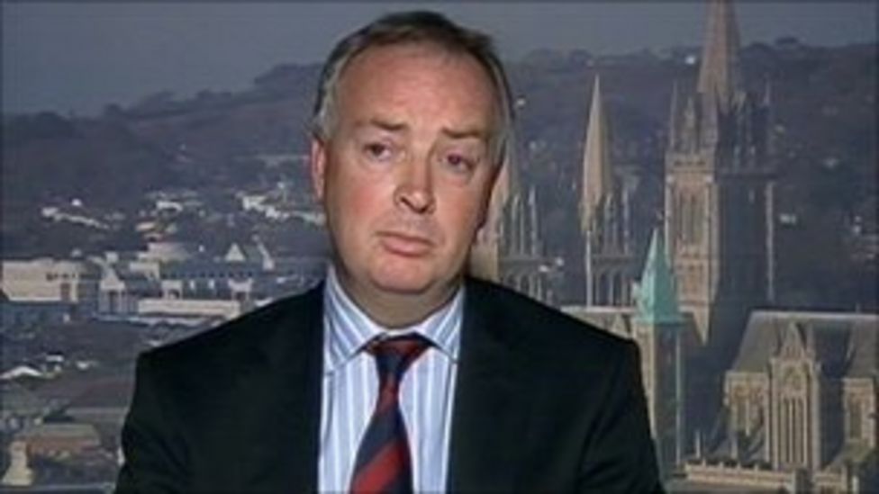 Cornwall Council's Kevin Lavery takes New Zealand job - BBC News