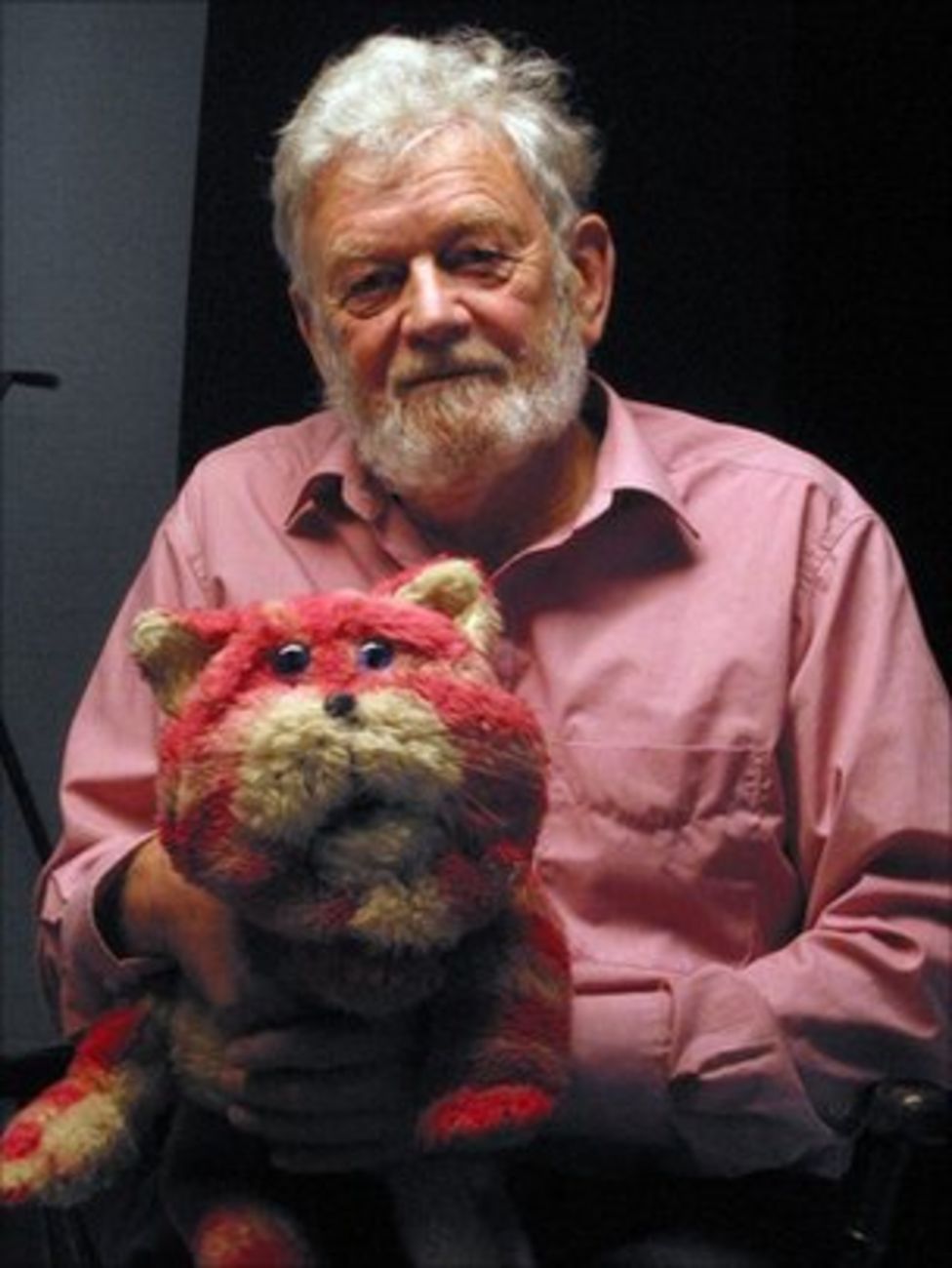 Bagpuss co-creator Peter Firmin's freedom of Canterbury - BBC News