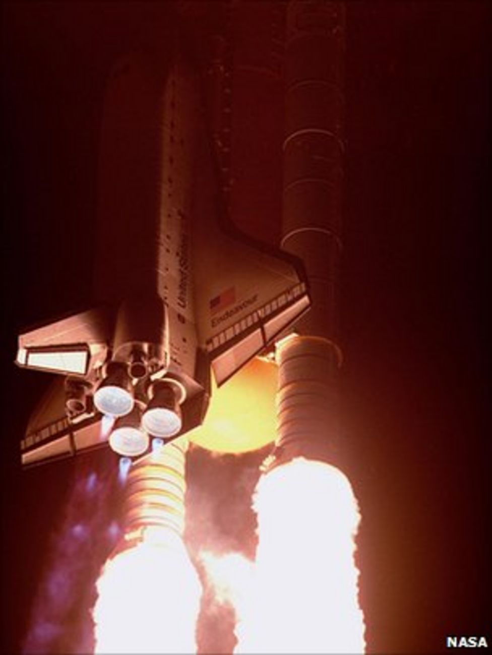 Shuttle launch: The thrill of the ascent - BBC News
