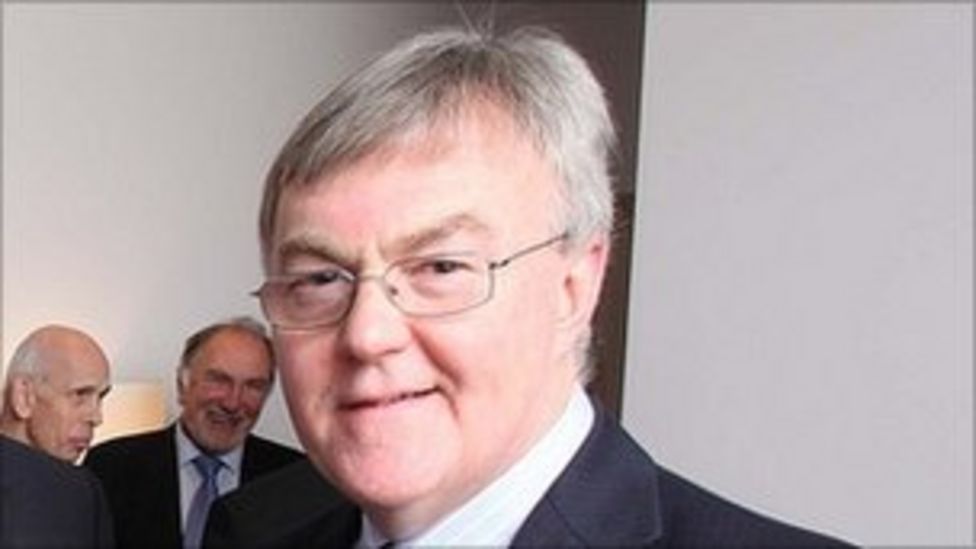 Nasa award for Welsh scientist as shuttle blasts off - BBC News