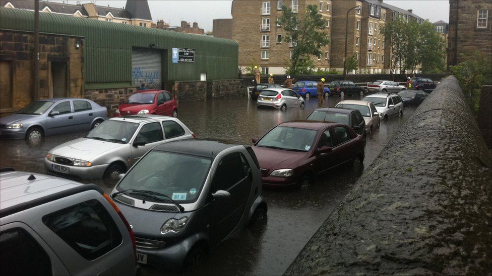 In Pictures: Edinburgh Flooding - BBC News
