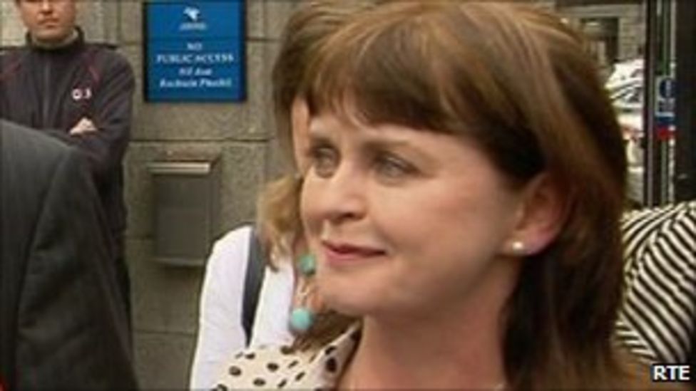 Irish dancer's legal battle to name abuser - BBC News