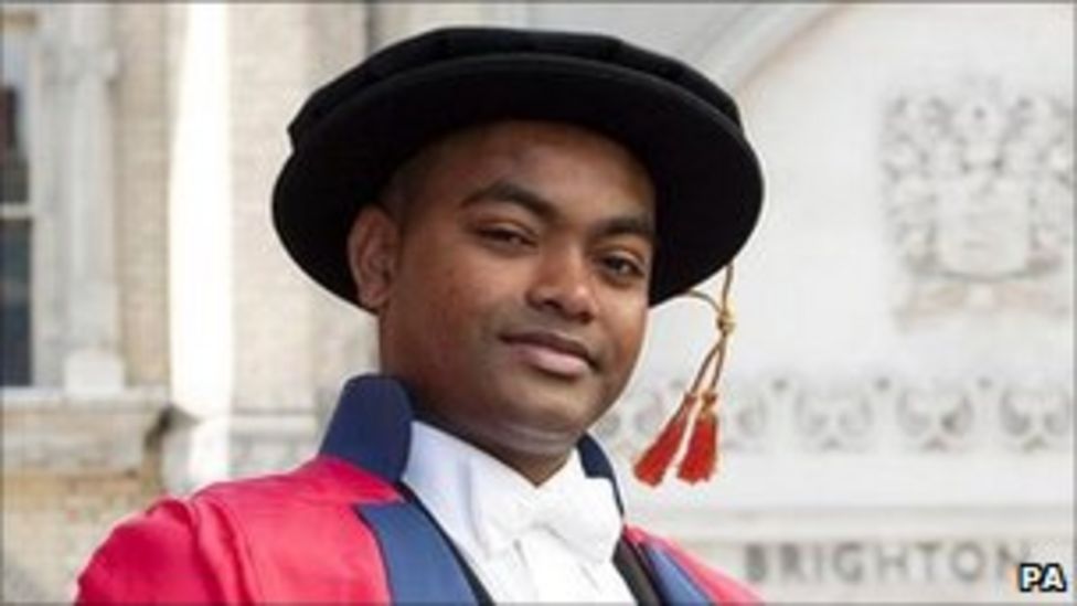 War hero Johnson Beharry gets honorary degree in Sussex - BBC News