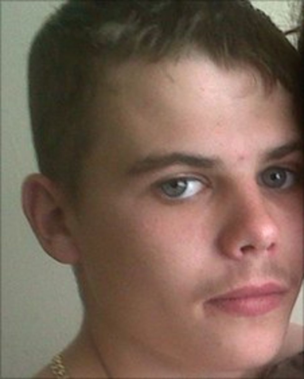 Sheffield murder victim named as Jamie Stuart - BBC News