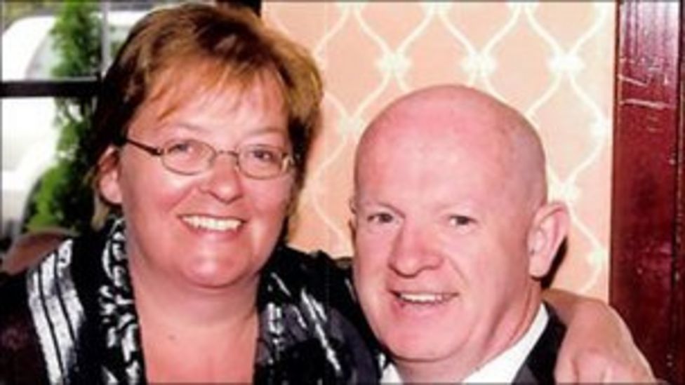 Thomas Sharkey dies after fire which killed children - BBC News