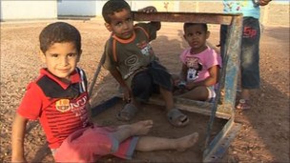 Libyan children struggle for normality - BBC News