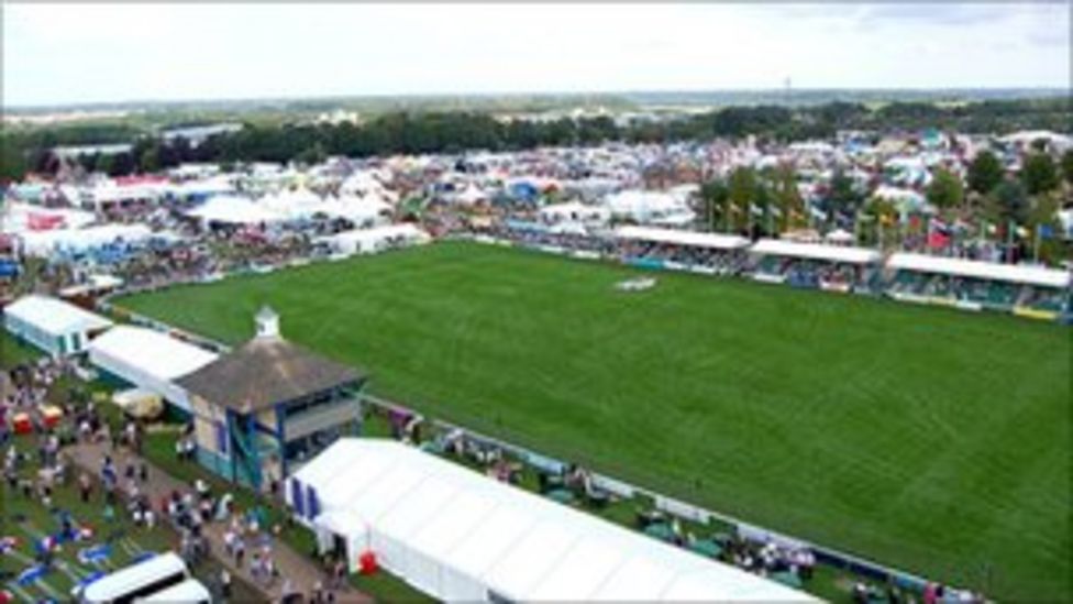 royal-norfolk-show-organisers-apologise-for-travel-delays-bbc-news