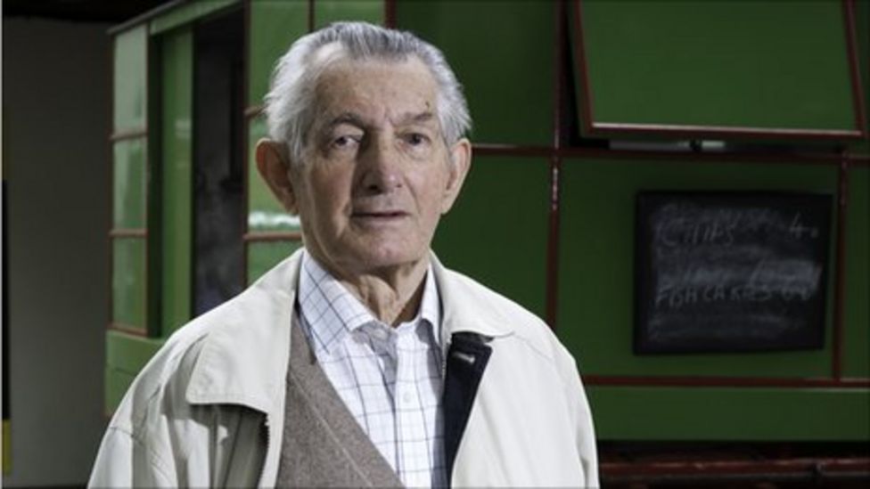 Unseen Pitmen Painters' art goes on display in Ashington - BBC News