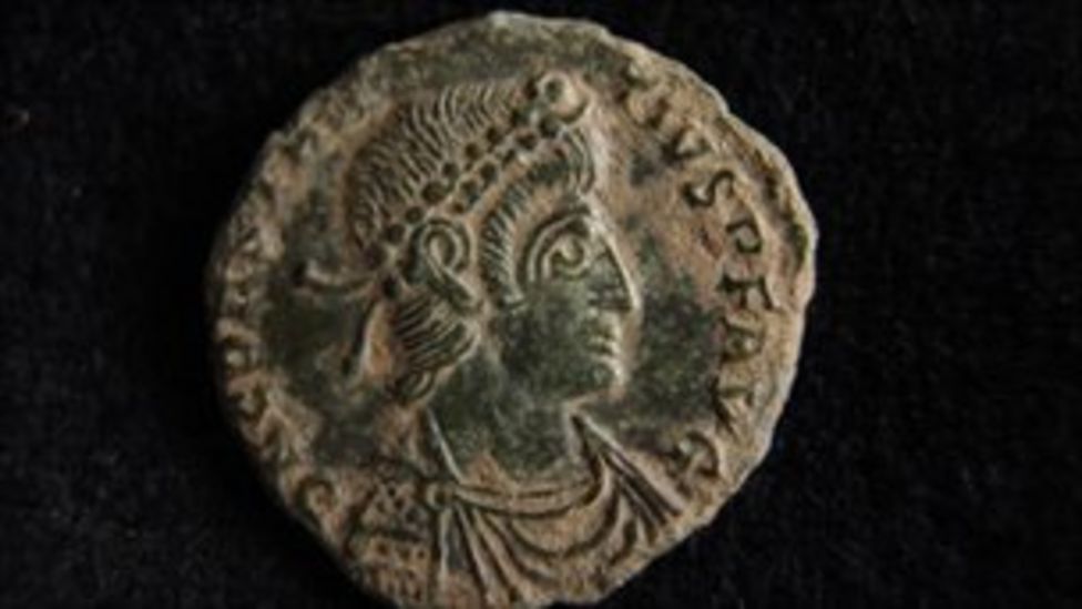 England's western-most Roman town uncovered - BBC News