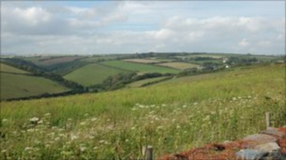 England's western-most Roman town uncovered - BBC News
