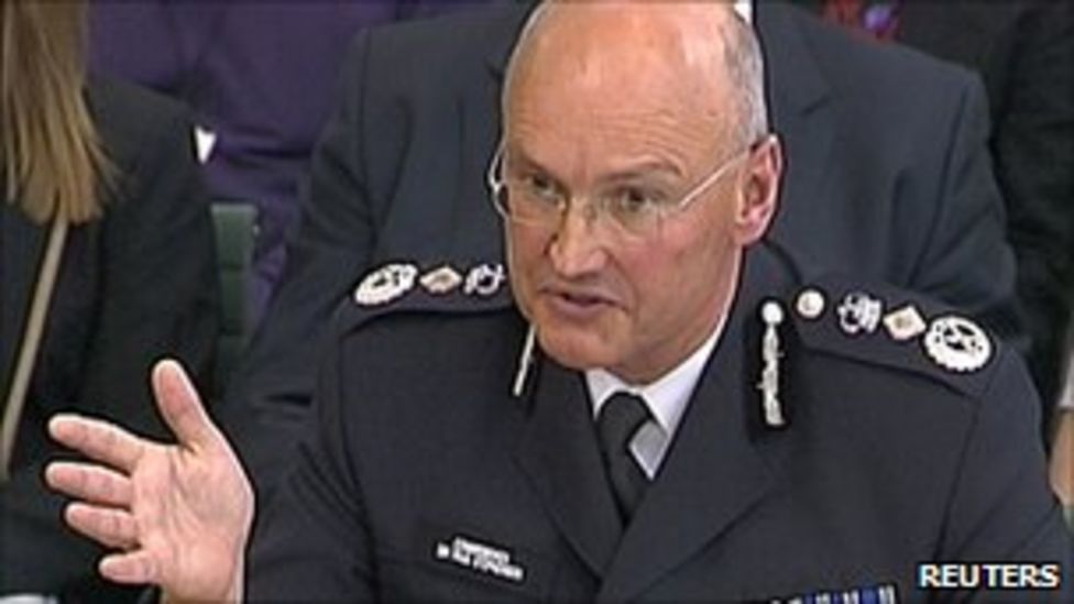 Q&A: News of the World phone-hacking scandal - BBC News