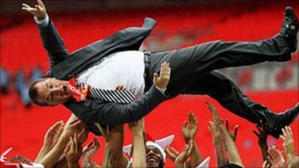 Tony Petty era 'galvanised' Swansea's rise to Premier - BBC News