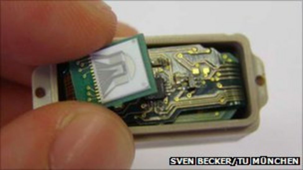 Microchip implant monitors tumour growth - BBC News