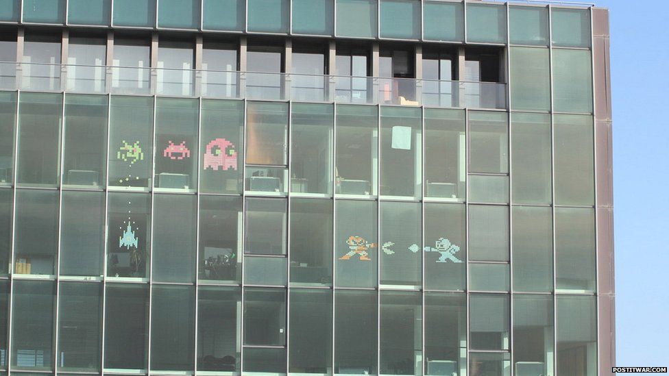 Sticky note artwork at the office - BBC Newsround