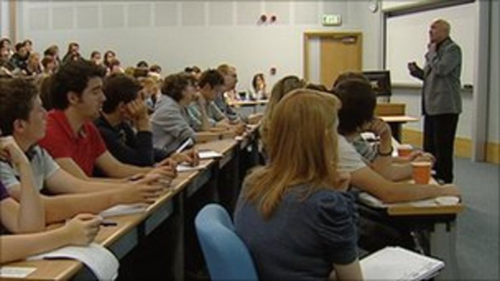 Edinburgh University students could pay £36,000 - BBC News