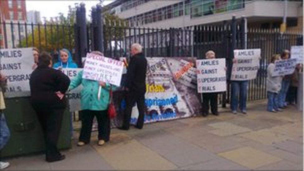 UVF supergrass case: 'Gunman told to miss English family' - BBC News