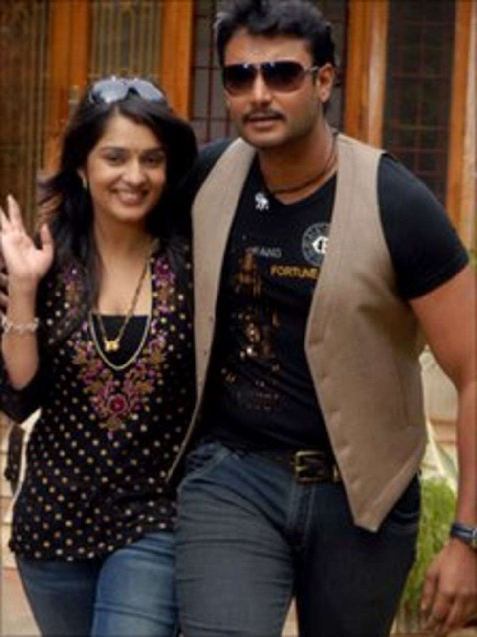 Ban for actress Nikhita Thukral over Darshan 'affair' - BBC News