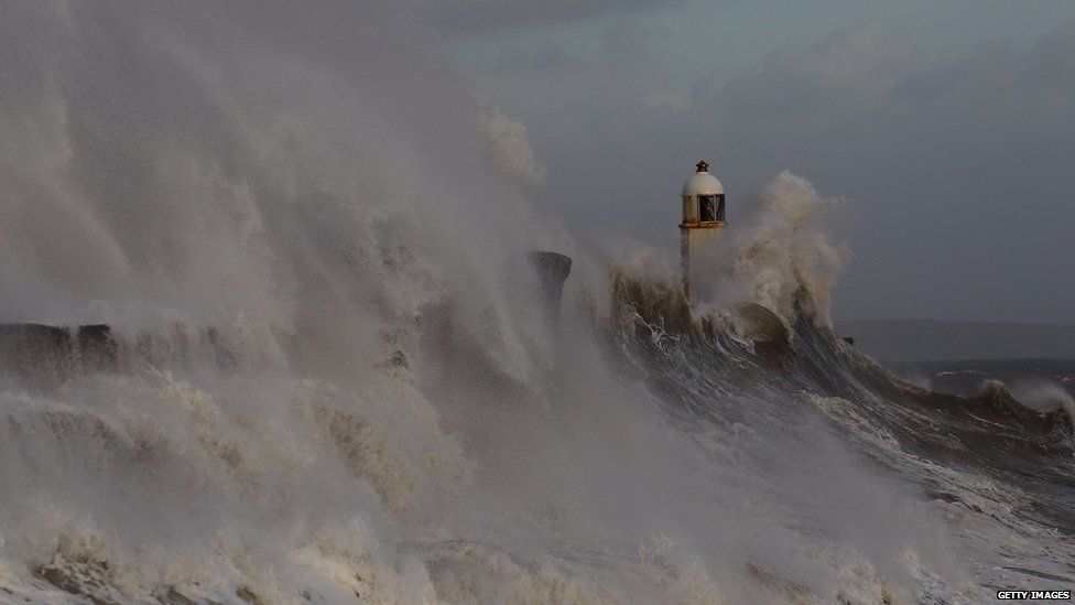 Gale force winds batter parts of UK - BBC Newsround