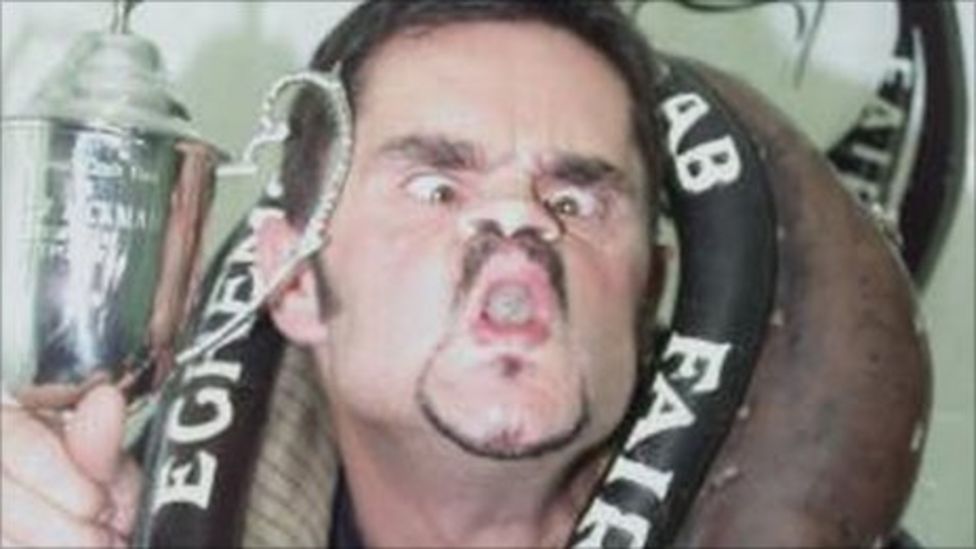 Man wins Gurning World Championships in Cumbria for second time - BBC News