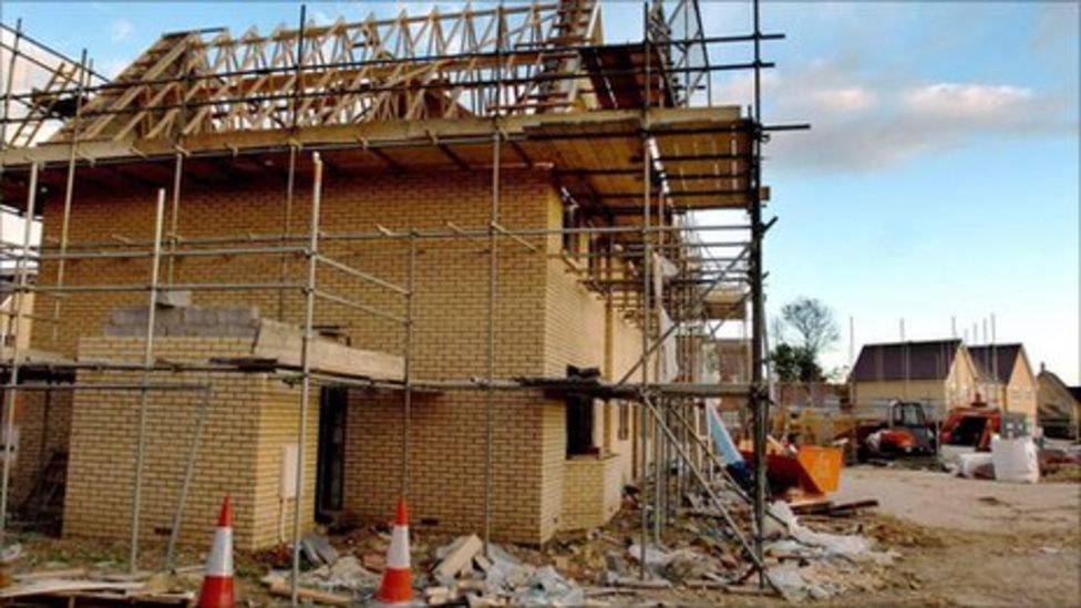 Designers create the 'impossible' zero-carbon house - BBC News