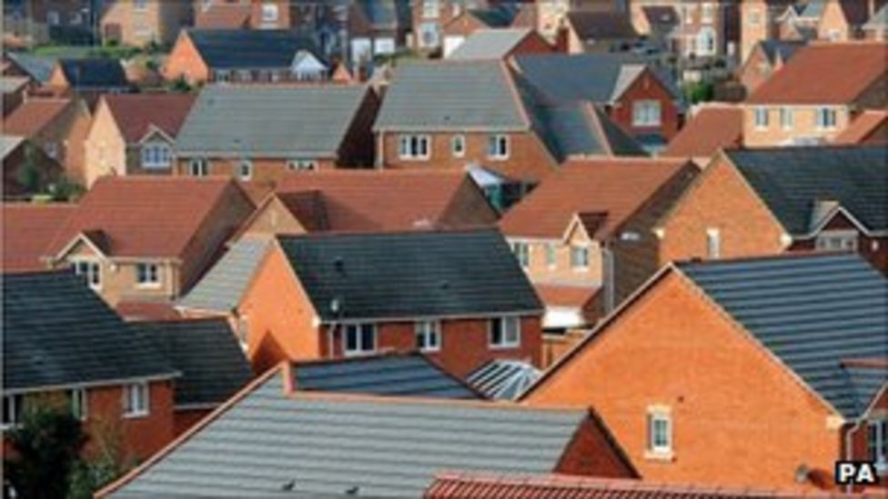 'Shoebox homes' become the UK norm - BBC News