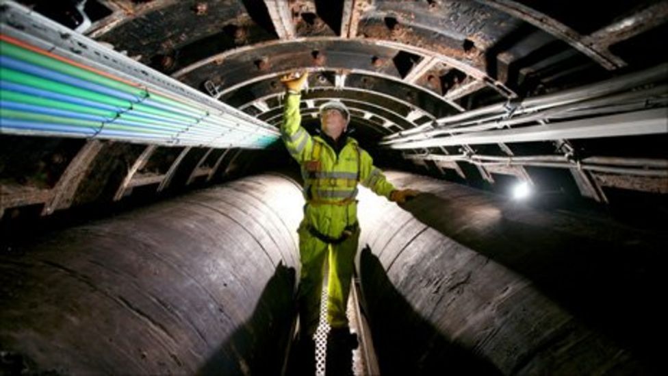 Cleaning the secret Mersey Tunnel - BBC News