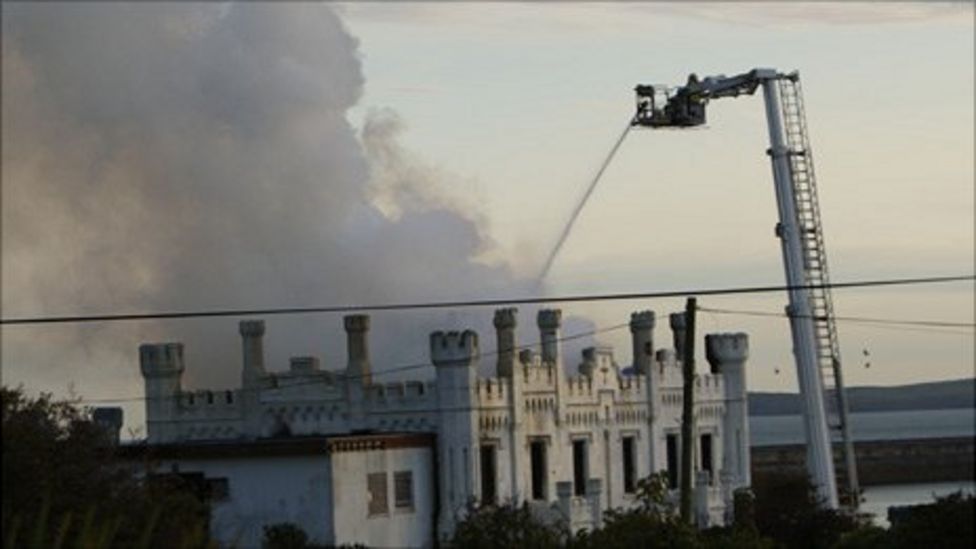 Fire crews tackle Old Castle building blaze at Holyhead - BBC News
