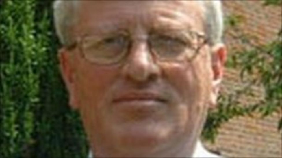 Surrey Conservatives nominate David Hodge as new leader - BBC News