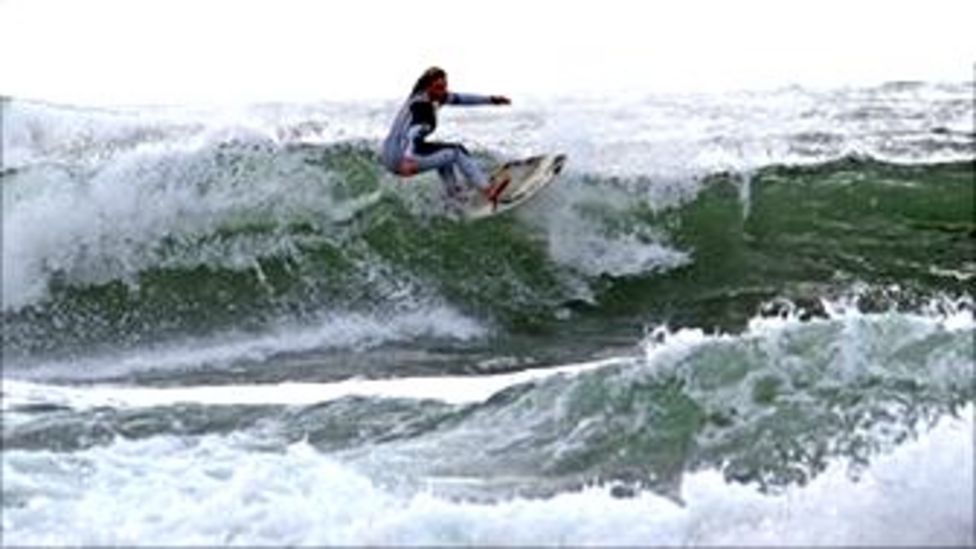 Irish surfers on board for Euro triumph - BBC News