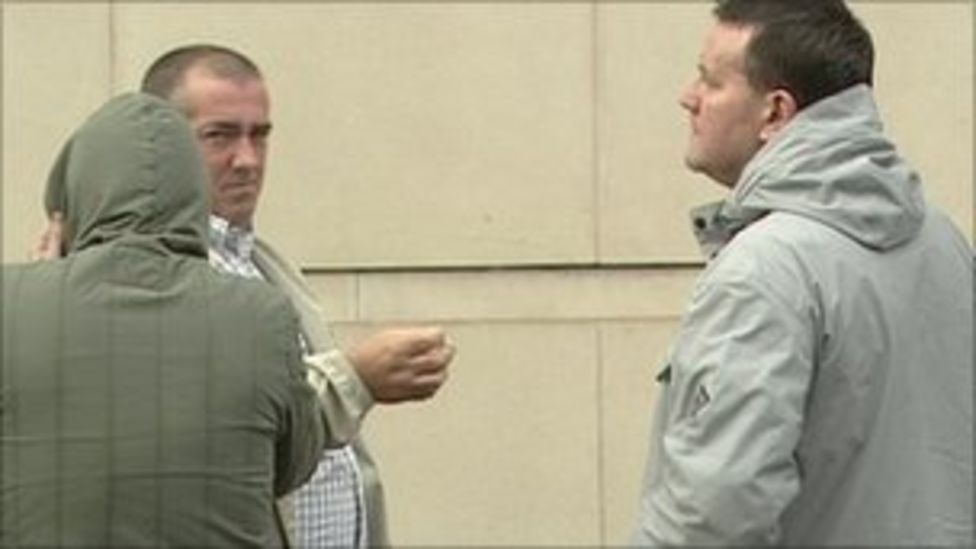 UVF supergrass case: Robert Stewart denies assumptions charge - BBC News